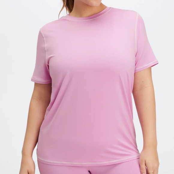 Fabletics | Tops | Fabletics Phoenix Lite Shortsleeve Top Misty ...